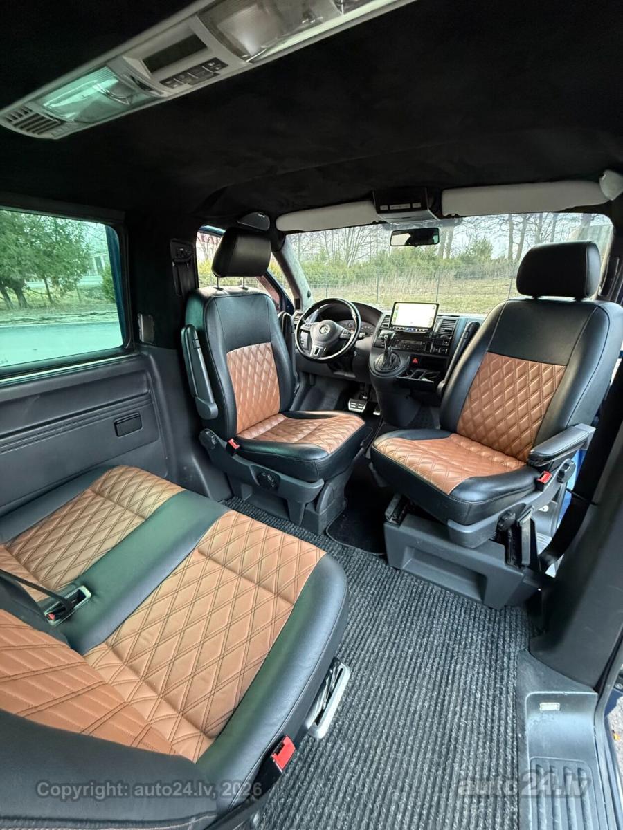 Zils Volkswagen Caravelle 2005 Tallina, ar dzinēja tilpumu 2.50 L un nobraukumu 540 tūkst. km par 9999 €, foto 16 vietnē AUTOMOTO.COM.LV