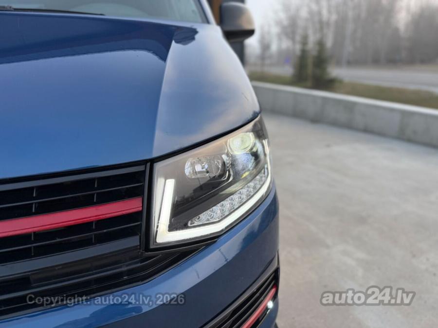 Zils Volkswagen Caravelle 2005 Tallina, ar dzinēja tilpumu 2.50 L un nobraukumu 540 tūkst. km par 9999 €, foto 22 vietnē AUTOMOTO.COM.LV