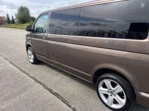 Brown Volkswagen Caravelle 2010 in Panevezys, with an engine capacity of 1.97 L and mileage of 403 thousand km for 11300 €, photo 6 on AUTOMOTO.COM.LV
