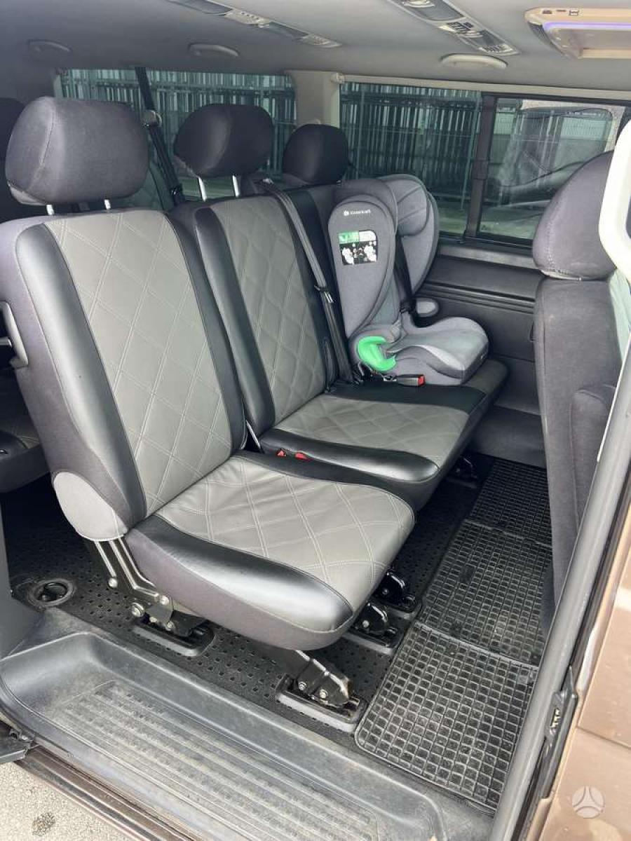 Brown Volkswagen Caravelle 2010 in Panevezys, with an engine capacity of 1.97 L and mileage of 403 thousand km for 11300 €, photo 9 on AUTOMOTO.COM.LV