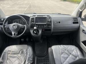 Brown Volkswagen Caravelle 2010 in Panevezys, with an engine capacity of 1.97 L and mileage of 403 thousand km for 11300 €, photo 13 on AUTOMOTO.COM.LV