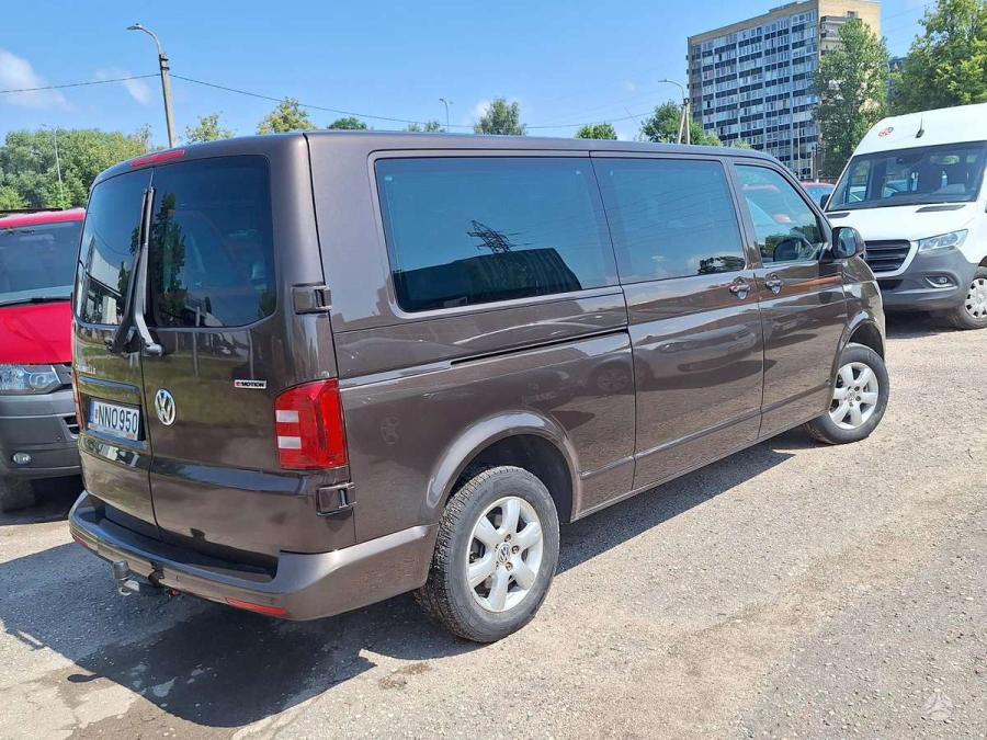 Brūns Volkswagen Caravelle 2018 Viļņa, ar dzinēja tilpumu 2.00 L un nobraukumu 280 tūkst. km par 19800 €, foto 4 vietnē AUTOMOTO.COM.LV