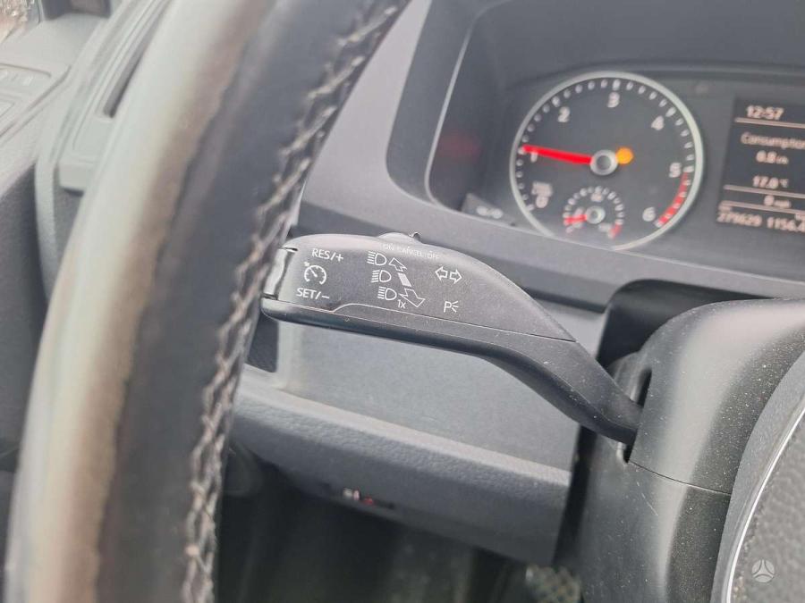 Brūns Volkswagen Caravelle 2018 Viļņa, ar dzinēja tilpumu 2.00 L un nobraukumu 280 tūkst. km par 19800 €, foto 15 vietnē AUTOMOTO.COM.LV
