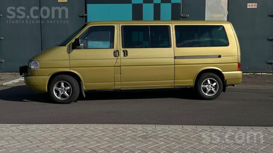 Brown Volkswagen Caravelle 2002 in Riga, with an engine capacity of 2.50 L and mileage of 440 thousand km for 6500 €, photo 6 on AUTOMOTO.COM.LV