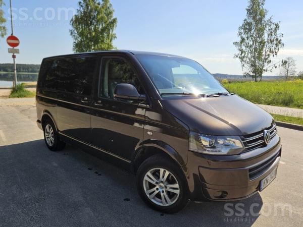 Brūns Volkswagen Caravelle 2015 Rīga, ar dzinēja tilpumu 2.00 L un nobraukumu 520 tūkst. km par 8470 €, foto 1 vietnē AUTOMOTO.COM.LV