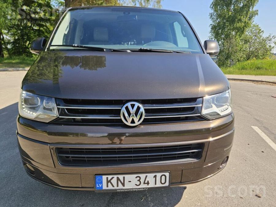 Brūns Volkswagen Caravelle 2015 Rīga, ar dzinēja tilpumu 2.00 L un nobraukumu 520 tūkst. km par 8470 €, foto 3 vietnē AUTOMOTO.COM.LV