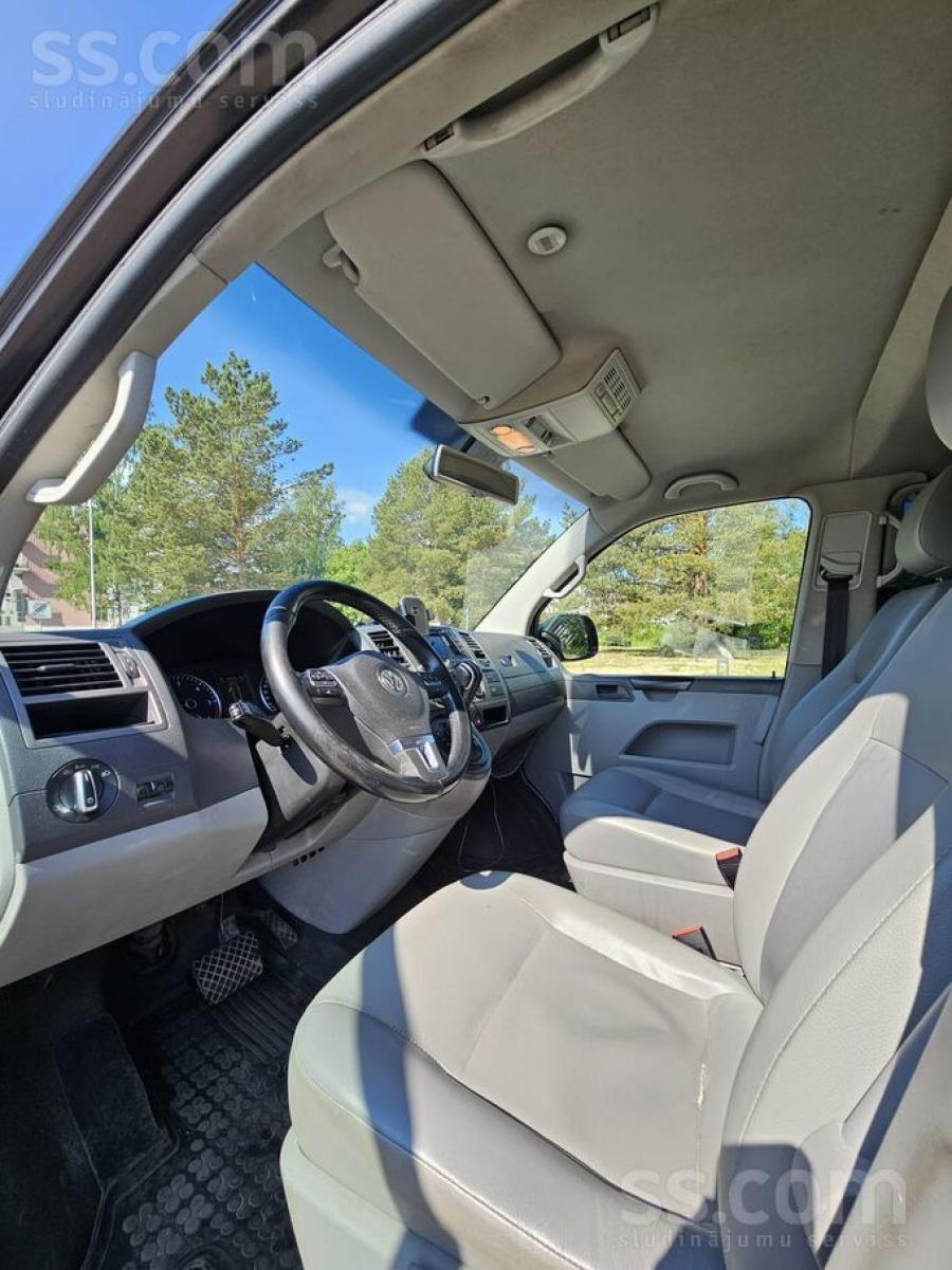 Brūns Volkswagen Caravelle 2015 Rīga, ar dzinēja tilpumu 2.00 L un nobraukumu 520 tūkst. km par 8470 €, foto 9 vietnē AUTOMOTO.COM.LV