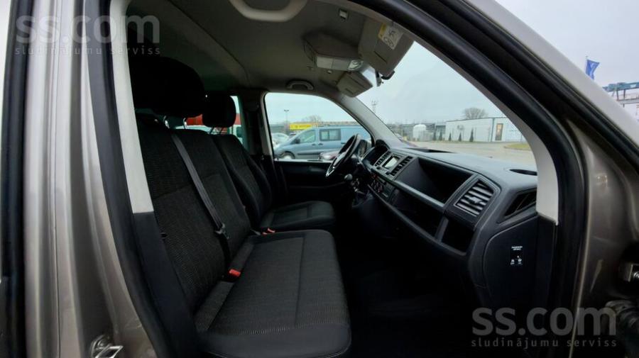 Brūns Volkswagen Caravelle 2017 Liepāja, ar dzinēja tilpumu 2.00 L un nobraukumu 310 tūkst. km par 17900 €, foto 17 vietnē AUTOMOTO.COM.LV