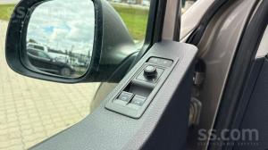 Brown Volkswagen Caravelle 2017 in Liepaja, with an engine capacity of 2.00 L and mileage of 310 thousand km for 17350 €, photo 13 on AUTOMOTO.COM.LV