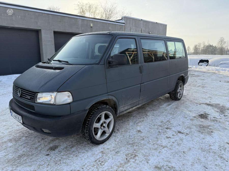 Zaļš Volkswagen Caravelle 2001 Pasvalys, ar dzinēja tilpumu 2.50 L un nobraukumu 285 tūkst. km par 4499 €, foto 3 vietnē AUTOMOTO.COM.LV