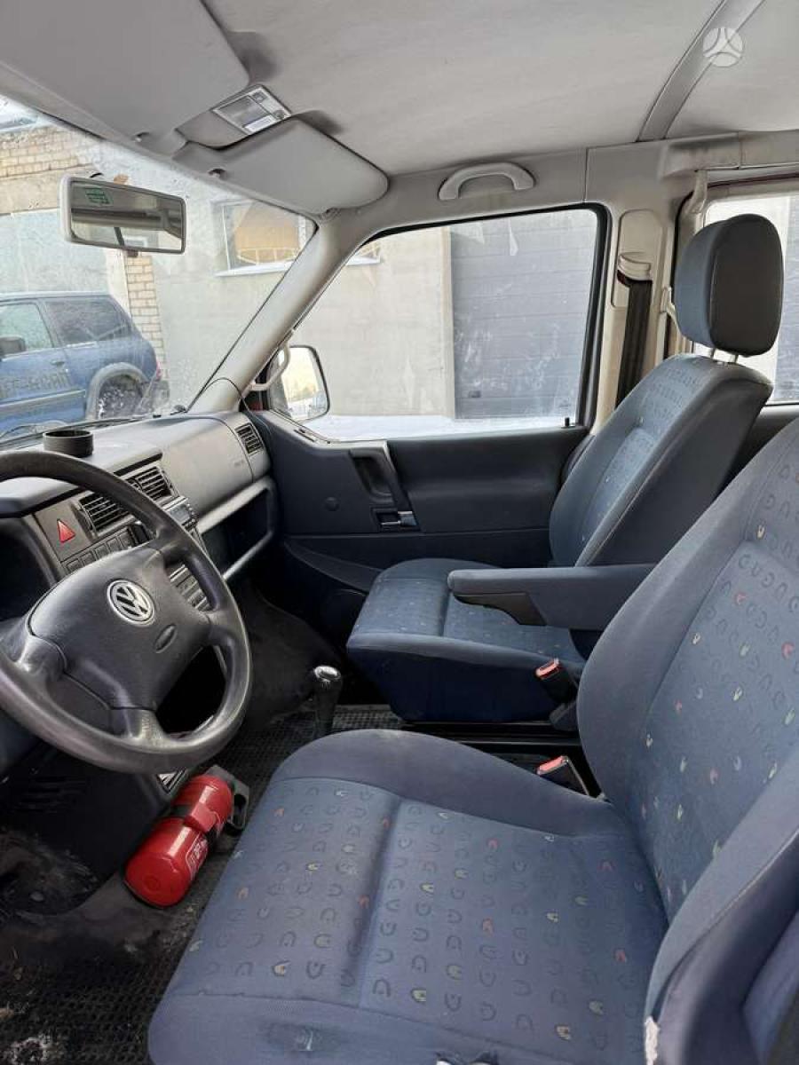 Zaļš Volkswagen Caravelle 2001 Pasvalys, ar dzinēja tilpumu 2.50 L un nobraukumu 285 tūkst. km par 4499 €, foto 11 vietnē AUTOMOTO.COM.LV