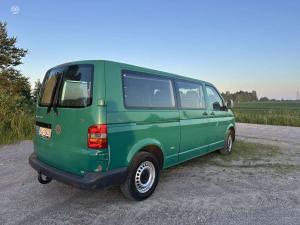 Green Volkswagen Caravelle 2004 in Prienai, with an engine capacity of 2.00 L and mileage of 226 thousand km for 4400 €, photo 3 on AUTOMOTO.COM.LV