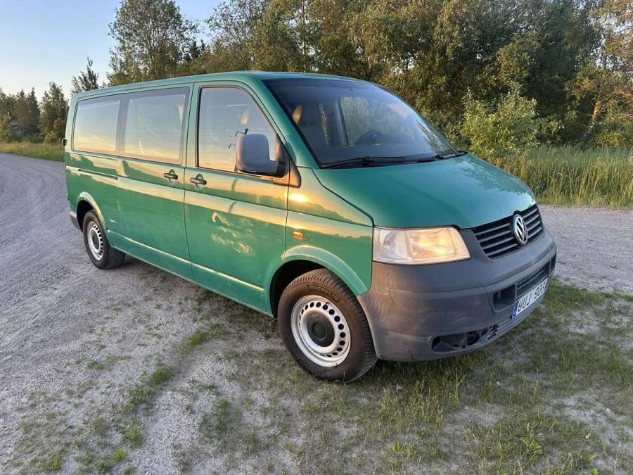 Green Volkswagen Caravelle 2004 in Prienai, with an engine capacity of 2.00 L and mileage of 226 thousand km for 4400 €, photo 7 on AUTOMOTO.COM.LV