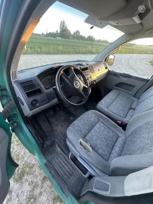 Green Volkswagen Caravelle 2004 in Prienai, with an engine capacity of 2.00 L and mileage of 226 thousand km for 4400 €, photo 9 on AUTOMOTO.COM.LV