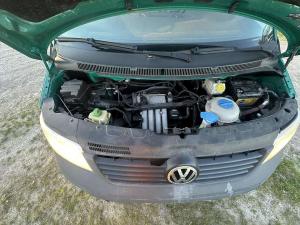 Green Volkswagen Caravelle 2004 in Prienai, with an engine capacity of 2.00 L and mileage of 226 thousand km for 4400 €, photo 11 on AUTOMOTO.COM.LV