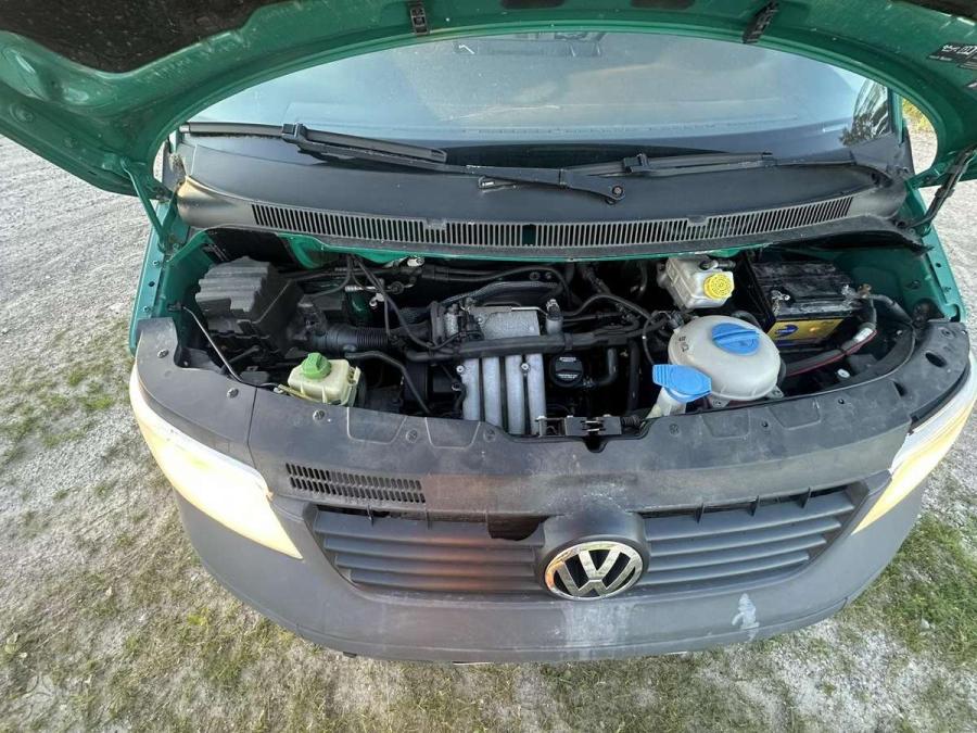 Green Volkswagen Caravelle 2004 in Prienai, with an engine capacity of 2.00 L and mileage of 226 thousand km for 4400 €, photo 11 on AUTOMOTO.COM.LV