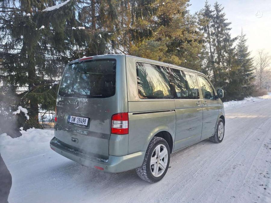 Green Volkswagen Caravelle 2008 in Taurage, with an engine capacity of 2.50 L and mileage of 280 thousand km for 6000 €, photo 4 on AUTOMOTO.COM.LV