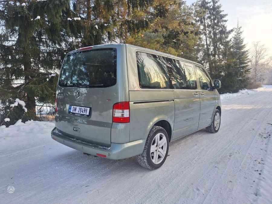 Green Volkswagen Caravelle 2008 in Taurage, with an engine capacity of 2.50 L and mileage of 280 thousand km for 6000 €, photo 6 on AUTOMOTO.COM.LV
