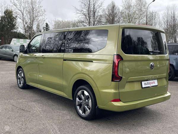 Green Volkswagen Caravelle 2026 in Vilnius, with an engine capacity of 2.00 L and mileage of 11 thousand km for 65500 €, photo 5 on AUTOMOTO.COM.LV
