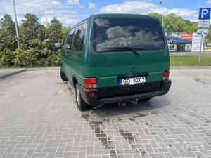 Green Volkswagen Caravelle 1994 in Jekabpils, with an engine capacity of 2.40 L and mileage of 538 thousand km for 1500 €, photo 4 on AUTOMOTO.COM.LV
