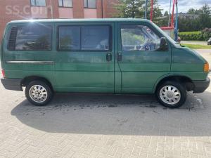 Green Volkswagen Caravelle 1994 in Jekabpils, with an engine capacity of 2.40 L and mileage of 538 thousand km for 1500 €, photo 5 on AUTOMOTO.COM.LV