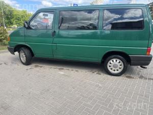 Green Volkswagen Caravelle 1994 in Jekabpils, with an engine capacity of 2.40 L and mileage of 538 thousand km for 1500 €, photo 6 on AUTOMOTO.COM.LV