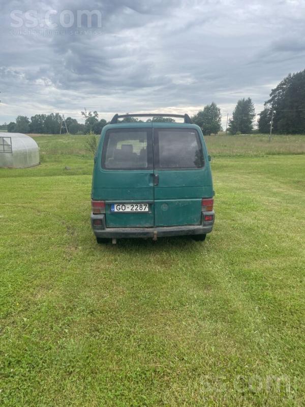 Green Volkswagen Caravelle 1998 in Madona, with an engine capacity of 1.90 L and mileage of 351 thousand km for 500 €, photo 3 on AUTOMOTO.COM.LV
