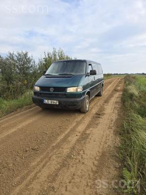Green Volkswagen Caravelle 1998 in Jekabpils, with an engine capacity of 2.40 L and mileage of 455 thousand km for 850 €, photo  on AUTOMOTO.COM.LV