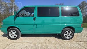 Green Volkswagen Caravelle 2000 in Riga, with an engine capacity of 2.50 L and mileage of 385 thousand km for 6900 €, photo 3 on AUTOMOTO.COM.LV