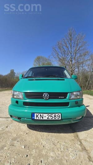 Green Volkswagen Caravelle 2000 in Riga, with an engine capacity of 2.50 L and mileage of 385 thousand km for 6900 €, photo 8 on AUTOMOTO.COM.LV