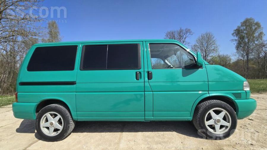 Green Volkswagen Caravelle 2000 in Riga, with an engine capacity of 2.50 L and mileage of 385 thousand km for 6900 €, photo 9 on AUTOMOTO.COM.LV