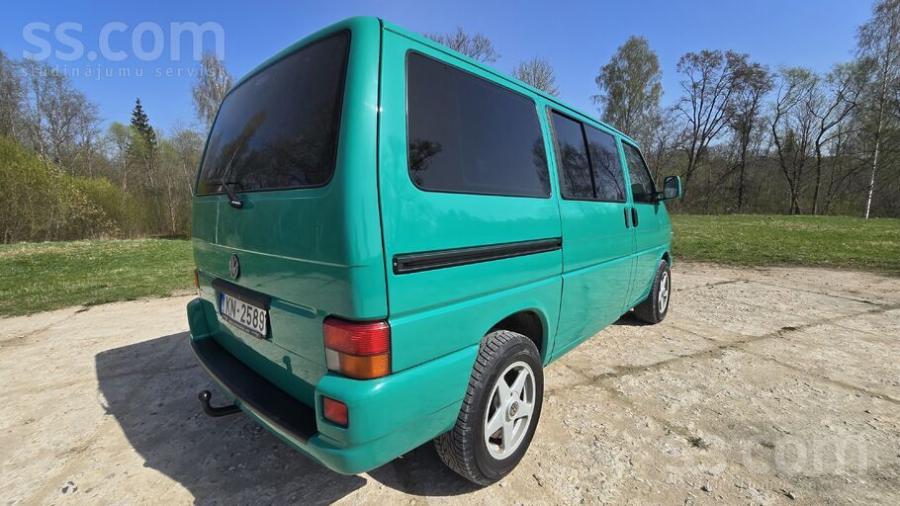 Green Volkswagen Caravelle 2000 in Riga, with an engine capacity of 2.50 L and mileage of 385 thousand km for 6900 €, photo 12 on AUTOMOTO.COM.LV