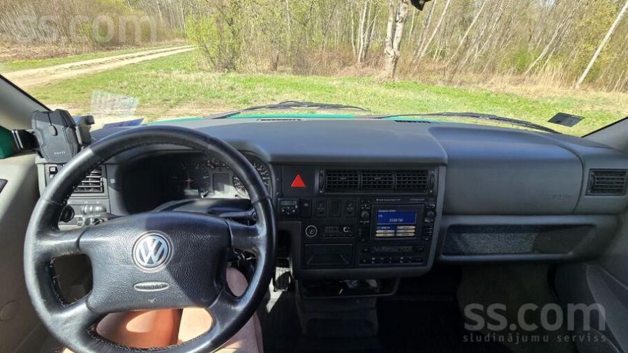 Green Volkswagen Caravelle 2000 in Riga, with an engine capacity of 2.50 L and mileage of 385 thousand km for 6900 €, photo 16 on AUTOMOTO.COM.LV