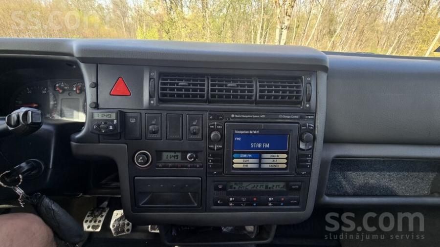 Green Volkswagen Caravelle 2000 in Riga, with an engine capacity of 2.50 L and mileage of 385 thousand km for 6900 €, photo 17 on AUTOMOTO.COM.LV