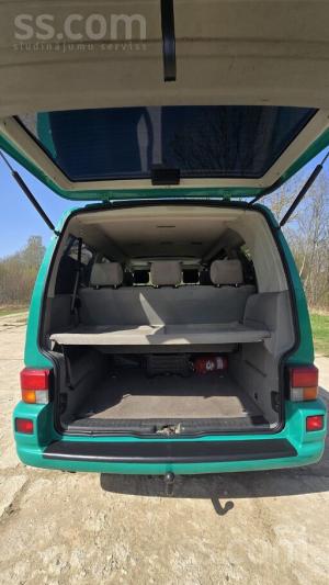 Green Volkswagen Caravelle 2000 in Riga, with an engine capacity of 2.50 L and mileage of 385 thousand km for 6900 €, photo 18 on AUTOMOTO.COM.LV