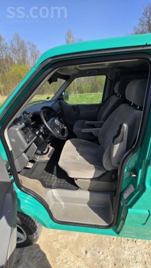 Green Volkswagen Caravelle 2000 in Riga, with an engine capacity of 2.50 L and mileage of 385 thousand km for 6900 €, photo 19 on AUTOMOTO.COM.LV