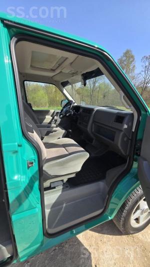 Green Volkswagen Caravelle 2000 in Riga, with an engine capacity of 2.50 L and mileage of 385 thousand km for 6900 €, photo 20 on AUTOMOTO.COM.LV
