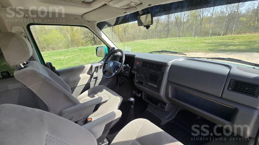Green Volkswagen Caravelle 2000 in Riga, with an engine capacity of 2.50 L and mileage of 385 thousand km for 6900 €, photo 21 on AUTOMOTO.COM.LV