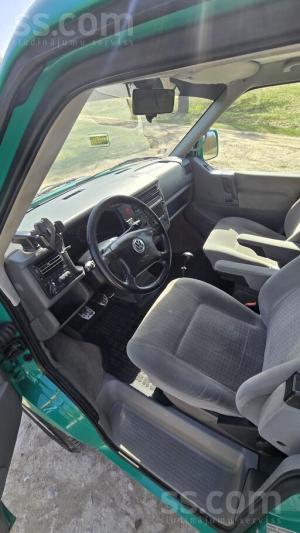 Green Volkswagen Caravelle 2000 in Riga, with an engine capacity of 2.50 L and mileage of 385 thousand km for 6900 €, photo 22 on AUTOMOTO.COM.LV
