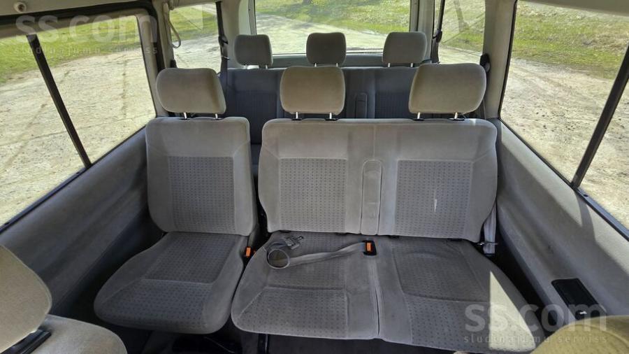 Green Volkswagen Caravelle 2000 in Riga, with an engine capacity of 2.50 L and mileage of 385 thousand km for 6900 €, photo 23 on AUTOMOTO.COM.LV