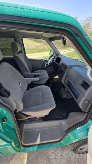 Green Volkswagen Caravelle 2000 in Riga, with an engine capacity of 2.50 L and mileage of 385 thousand km for 6900 €, photo 24 on AUTOMOTO.COM.LV