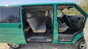 Green Volkswagen Caravelle 2000 in Riga, with an engine capacity of 2.50 L and mileage of 385 thousand km for 6900 €, photo 25 on AUTOMOTO.COM.LV