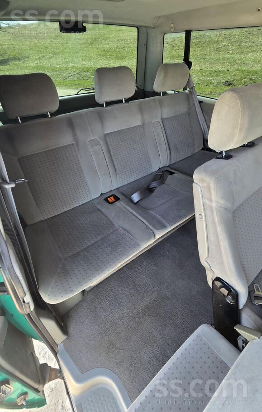 Green Volkswagen Caravelle 2000 in Riga, with an engine capacity of 2.50 L and mileage of 385 thousand km for 6900 €, photo 27 on AUTOMOTO.COM.LV