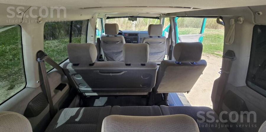 Green Volkswagen Caravelle 2000 in Riga, with an engine capacity of 2.50 L and mileage of 385 thousand km for 6900 €, photo 28 on AUTOMOTO.COM.LV