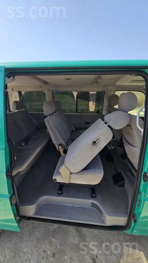 Green Volkswagen Caravelle 2000 in Riga, with an engine capacity of 2.50 L and mileage of 385 thousand km for 6900 €, photo 29 on AUTOMOTO.COM.LV