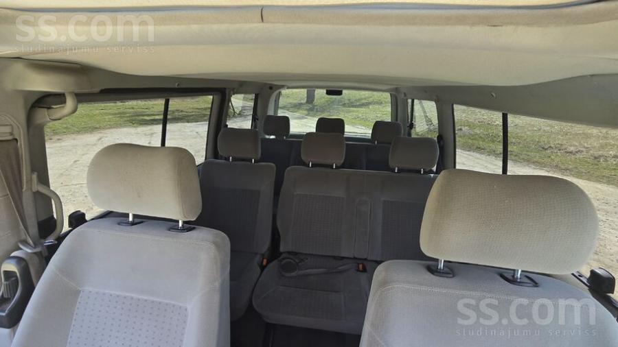 Green Volkswagen Caravelle 2000 in Riga, with an engine capacity of 2.50 L and mileage of 385 thousand km for 6900 €, photo 30 on AUTOMOTO.COM.LV