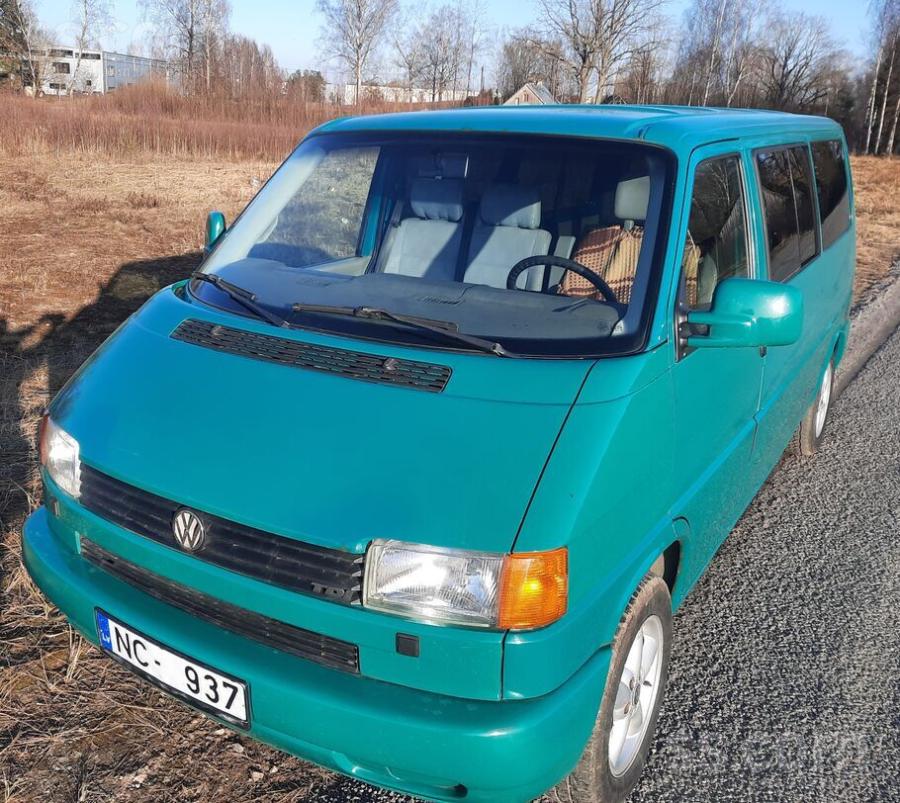 Зеленый Фольксваген Каравелла 2001 в Рига, объемом двигателя 2.50 л и пробегом 310 тыс. км за 4900 €, фото 1 на AUTOMOTO.COM.LV