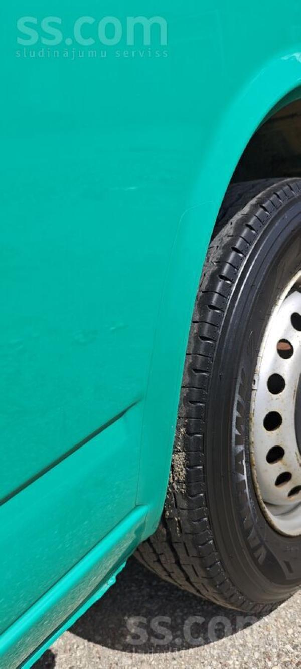 Zaļš Volkswagen Caravelle 2003 Jelgava, ar dzinēja tilpumu 2.50 L un nobraukumu 277 tūkst. km par 26620 €, foto 7 vietnē AUTOMOTO.COM.LV
