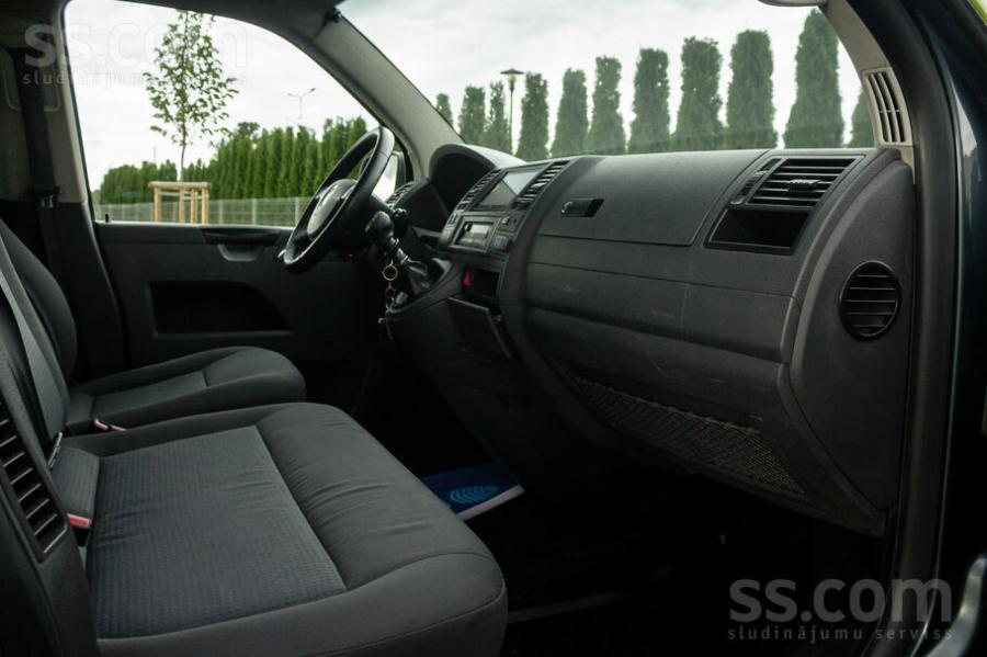 Zaļš Volkswagen Caravelle 2007 Jelgava, ar dzinēja tilpumu 2.50 L un nobraukumu 421 tūkst. km par 6100 €, foto 8 vietnē AUTOMOTO.COM.LV
