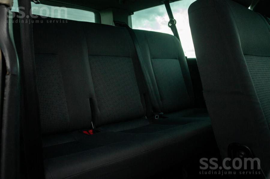 Zaļš Volkswagen Caravelle 2007 Jelgava, ar dzinēja tilpumu 2.50 L un nobraukumu 421 tūkst. km par 6100 €, foto 11 vietnē AUTOMOTO.COM.LV